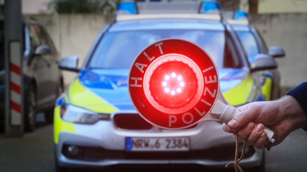 Höxter: Polizei schnappt zehn Autofahrer unter Drogeneinfluss auf B64