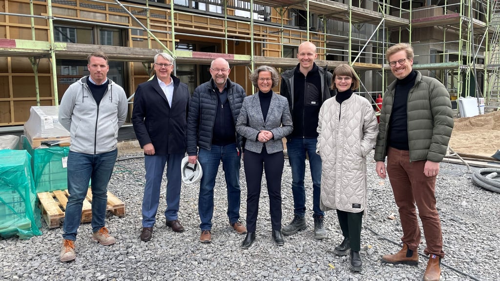 Ministerin Scharrenbach besucht zukunftsweisendes Bauprojekt