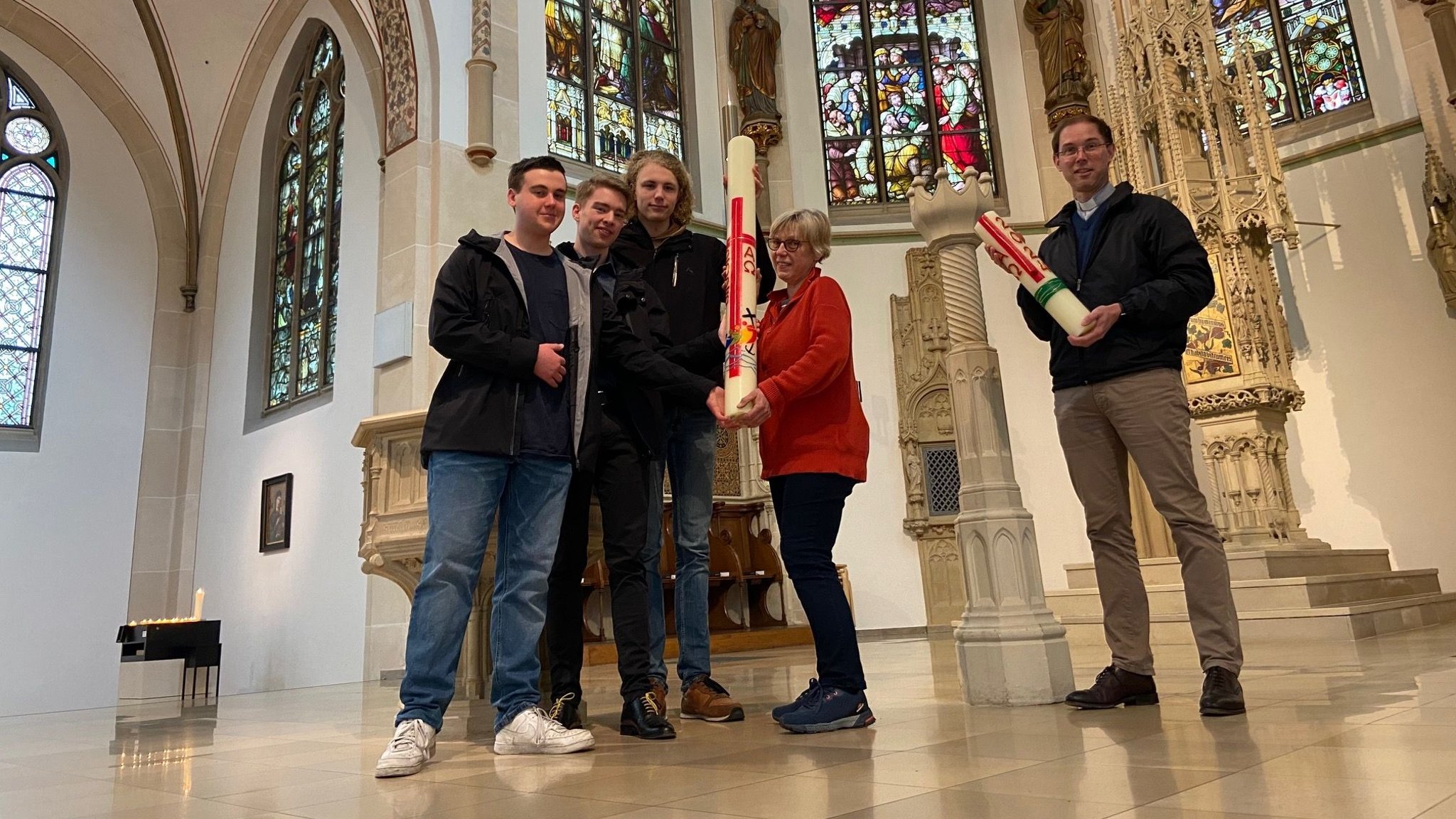 Osterkerze - aber in Senden keine Katalogware