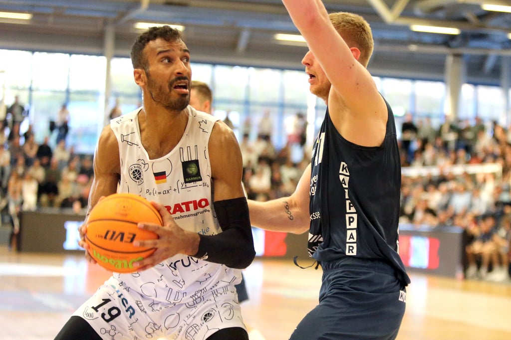 Auch ohne „Schönheitspreis“ – Baskets siegen im letzten Heimspiel
