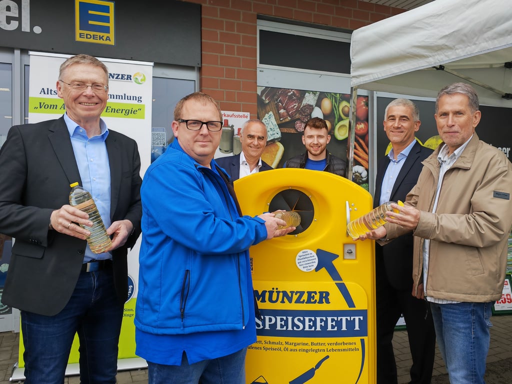 Hiddenhausen: Sammelcontainer für Altspeisefett