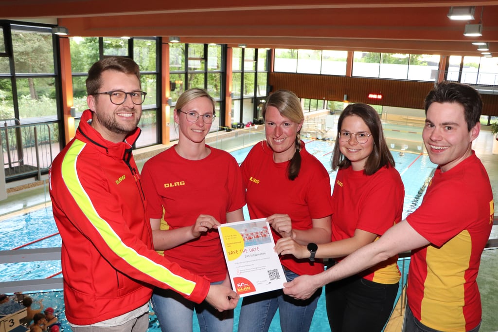 DLRG Schloß Holte-Stukenbrock: 24 Stunden Bahnen ziehen im Hallenbad
