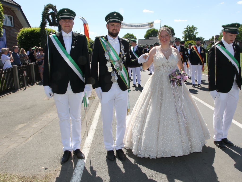 Salzkotten: „Kleines Kreisschützenfest“ läutet Saison in Mantinghausen ein