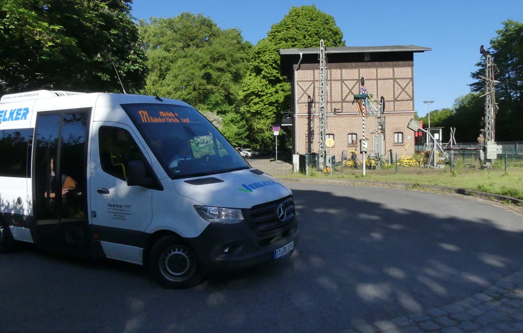 Bahnsperrung: Lässt der NWL die Pendler im Stich?