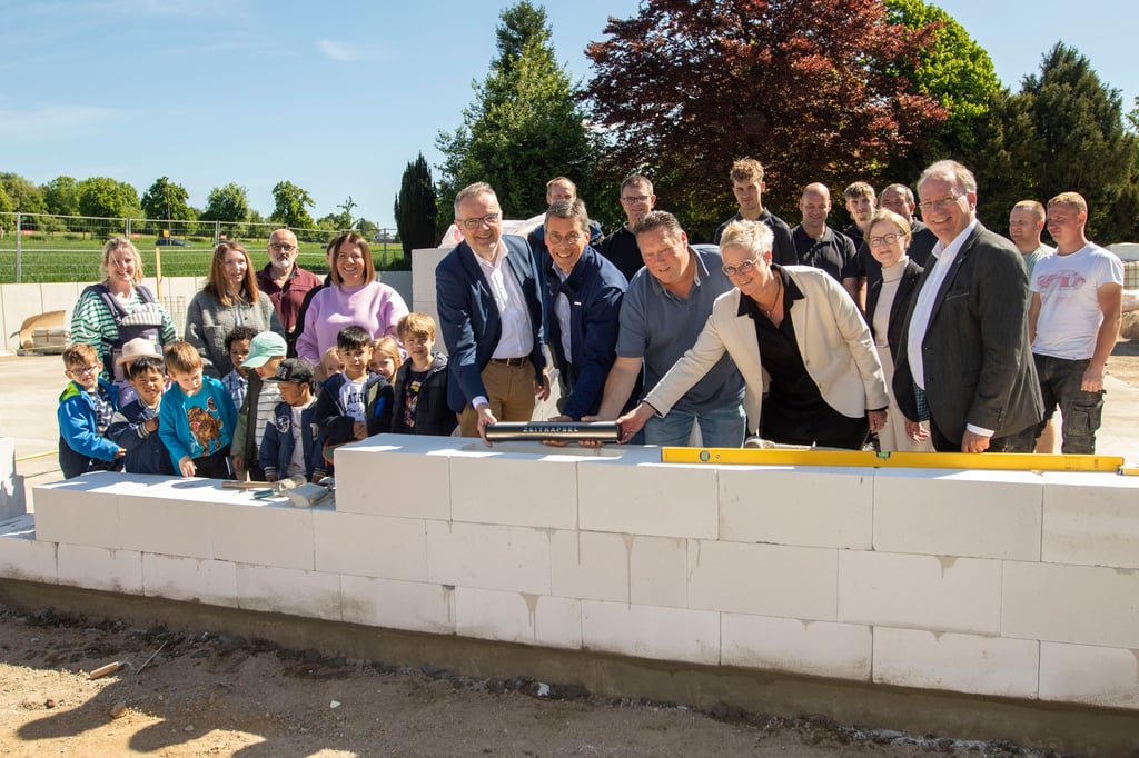 Hiddenhausen: Neues Gebäude der Kita „Sundern“ erhält Grundstein