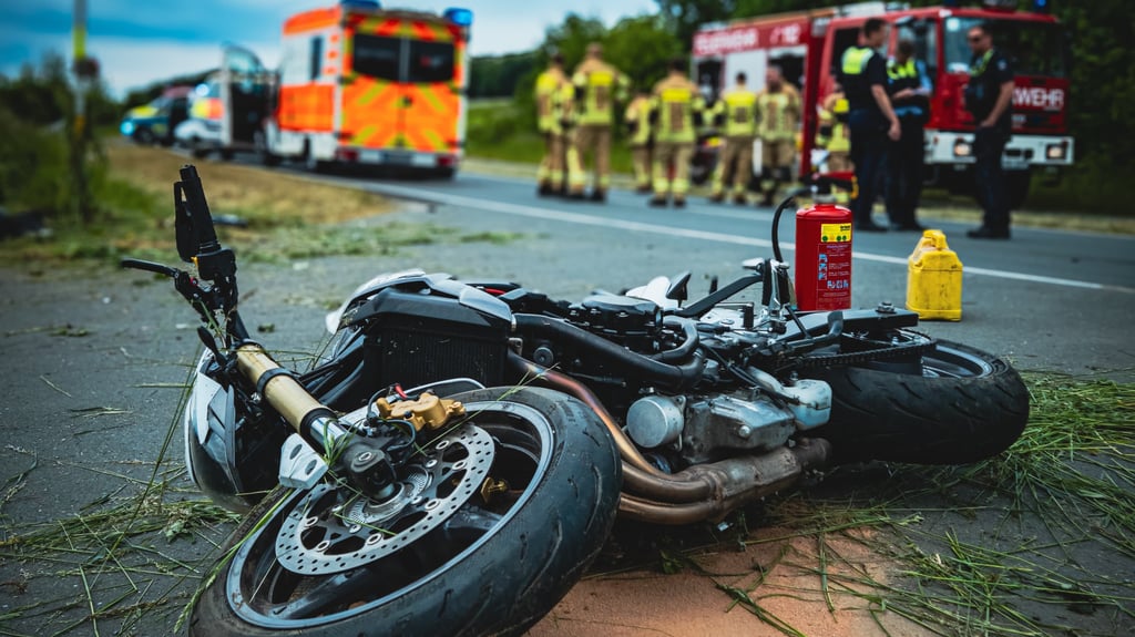 Motorradunfall auf B474: Rettungshubschrauber im Einsatz