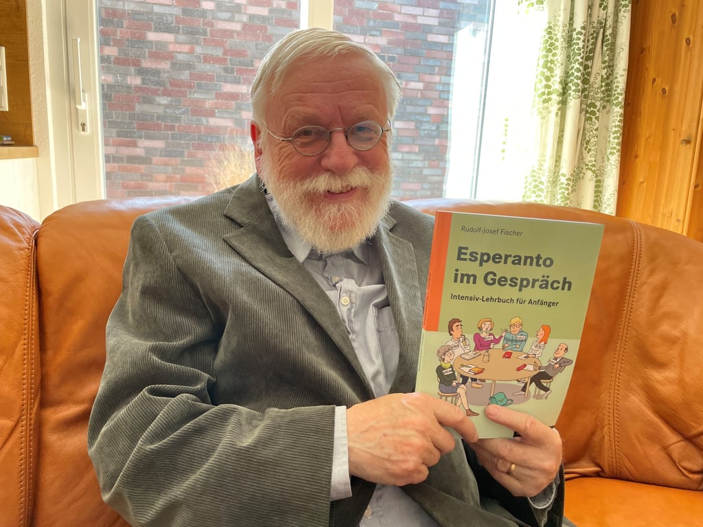 Nordwalder Rudolf Fischer schreibt Esperanto-Lehrwerk