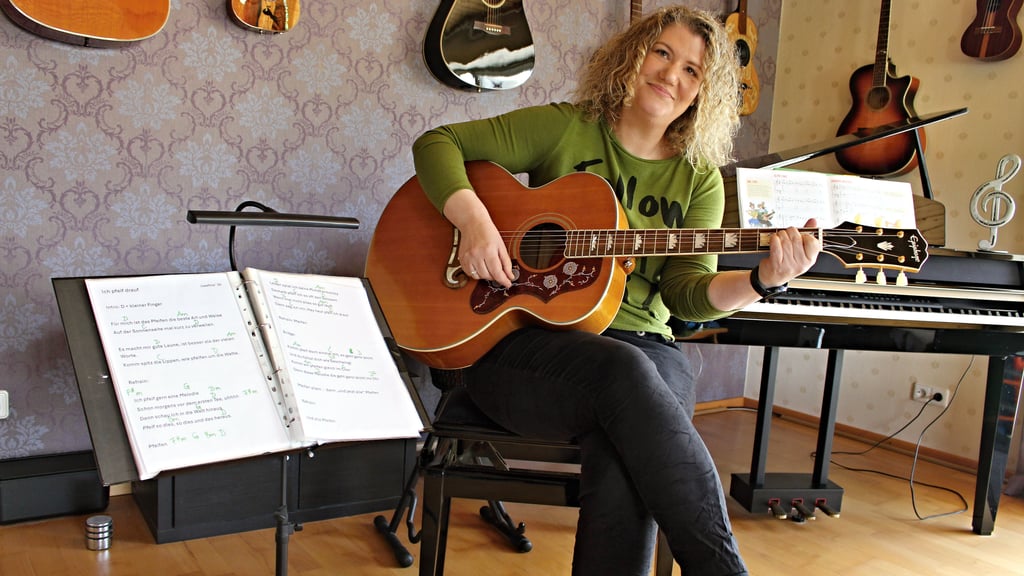Steinheim: Singer-Songwriterin Josefine Boldewin pfeift gerne drauf