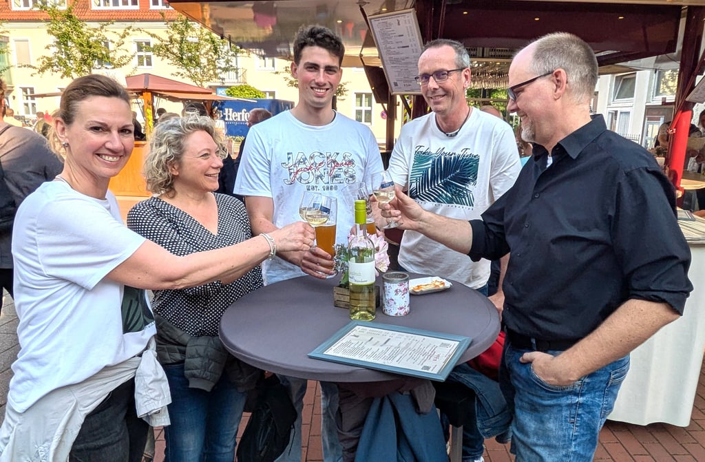 Vlotho: Prima Stimmung beim Weinfest