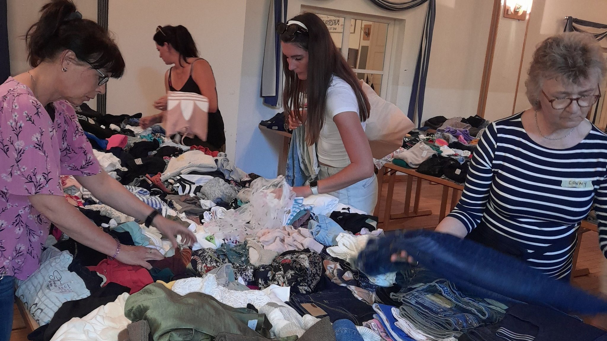 Erste Second-chic-Kleiderbörse in Metelen