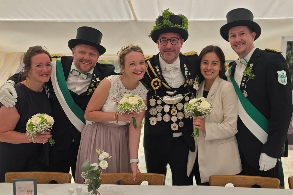 Höxter: Matthias Pirone und Lea Altmiks sind das neue Königspaar in Bödexen