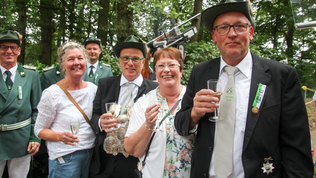 Schützenfest Lamberti-Mark: Vogel will beim Kaiserschießen nicht fallen