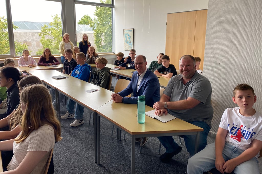 Halle: Schüler und Bürgermeister diskutieren am KGH über die Innensadt