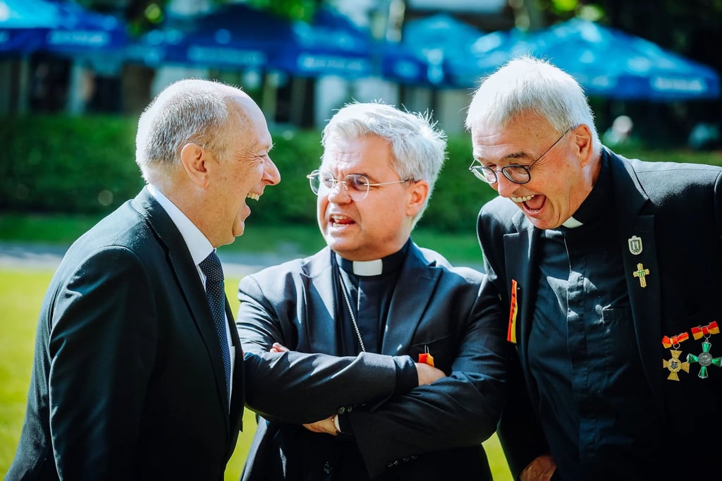 Das sagt der Paderborner Erzbischof Bentz zum Windelhühner-Skandal