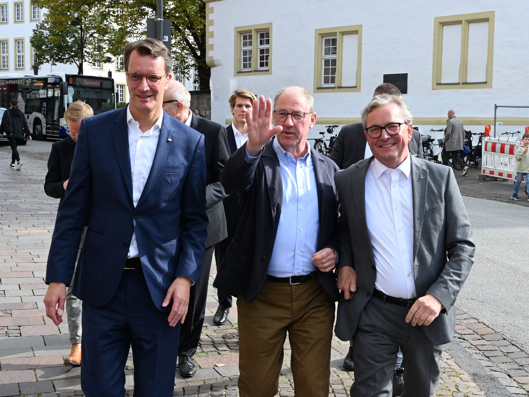 NRW-Ministerpräsident Wüst als Wahlhelfer für Strate im Einsatz