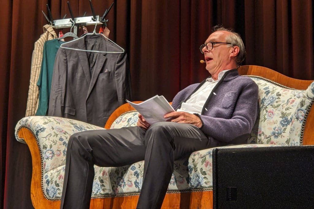 Beverungen: Martin Brambach begeistert bei Loriot-Abend