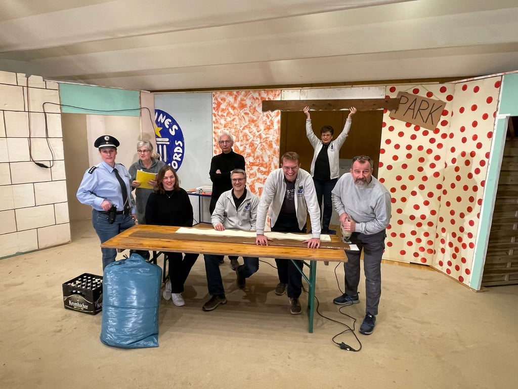 Borchen: Laienspielgruppe präsentiert „Dieses Mal was mit Niveau!“