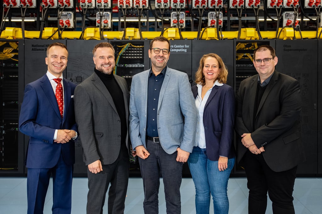 „Otus“ heißt Paderborns neuer Superrechner