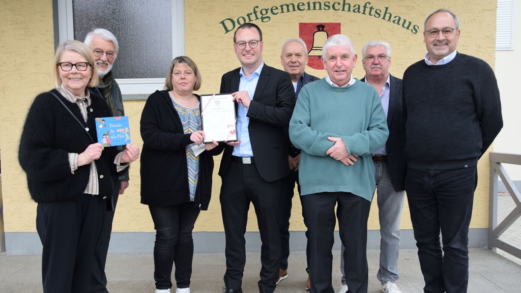 50 Jahre Seniorenkreis Beller bei Brakel: Erwin Grosche gratuliert