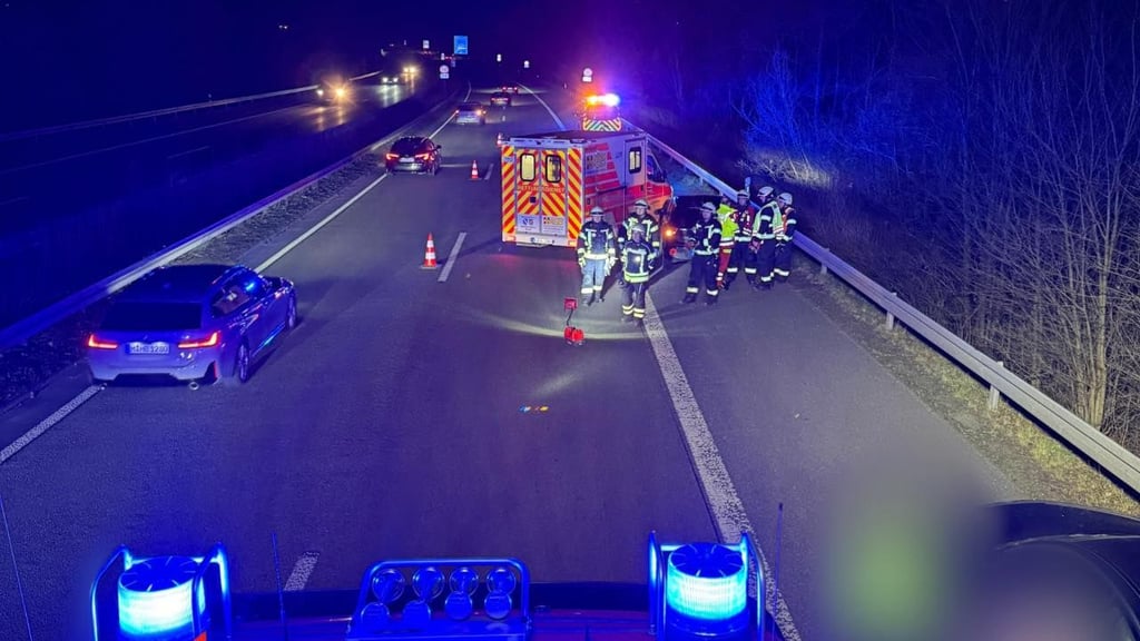 Warburg: Feuerwehr Breuna rückt Heiligabend auf die A44 aus