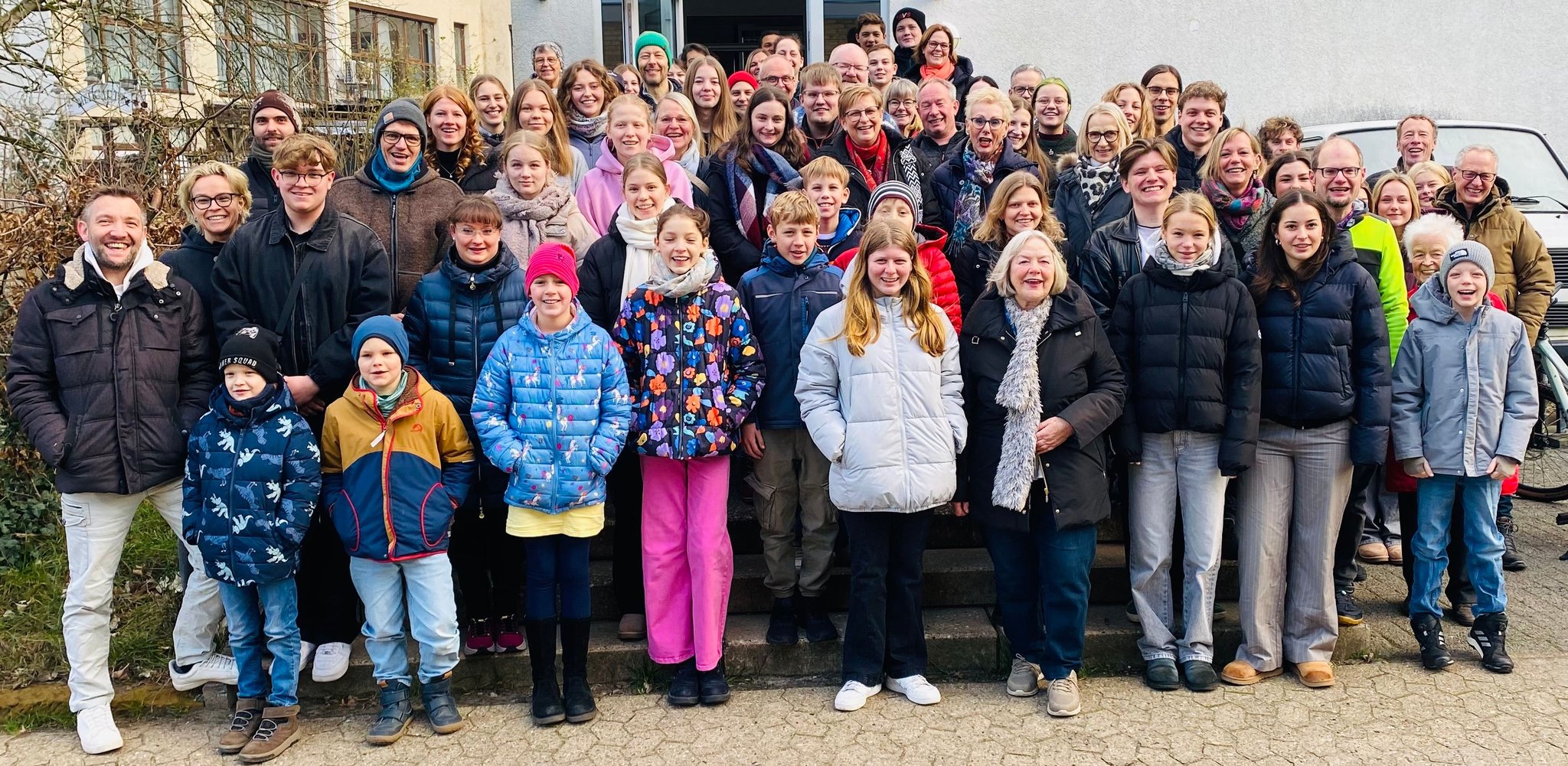 Halle: Rund 80 Ehrenamtliche bringen Weihnachtsfreude bis vor die Tür