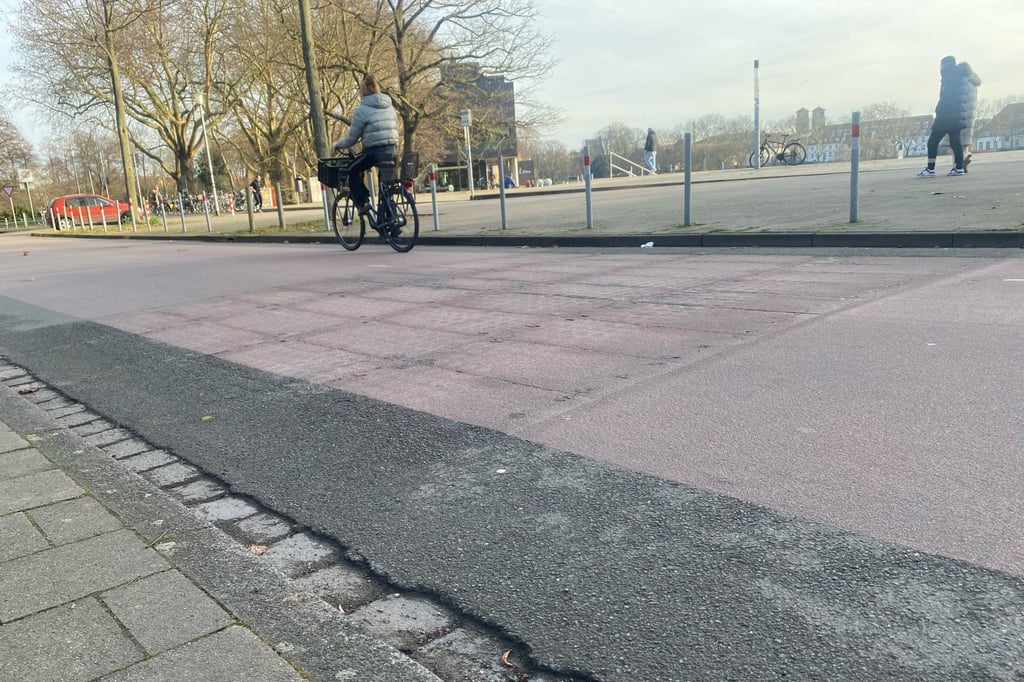 Bodenschwellen an der Annette-Allee in Münster abgebaut