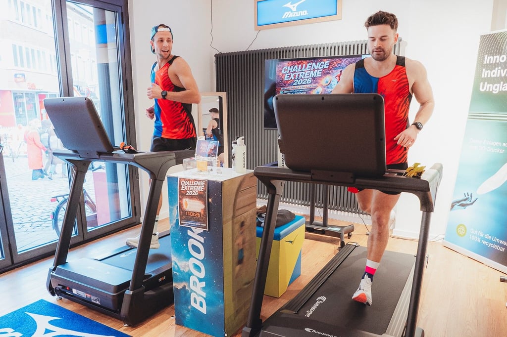 Laufband-Marathon in Münster: 42,195 Kilometer für den guten Zweck
