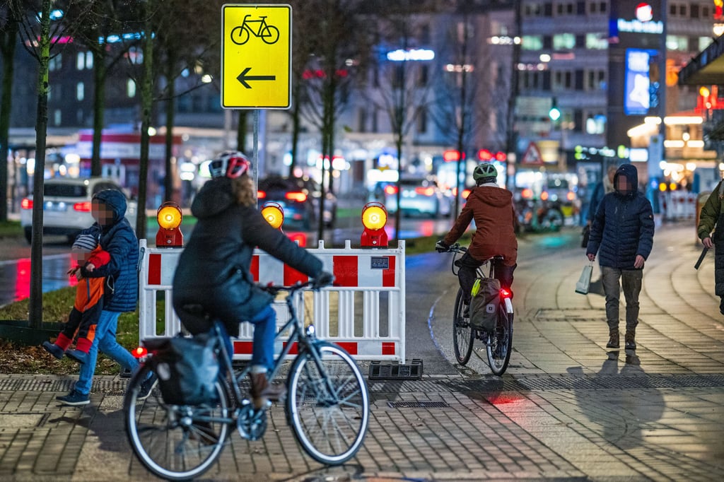 Bielefelder Jura-Professor: "Halter von E-Scootern müssen haften"